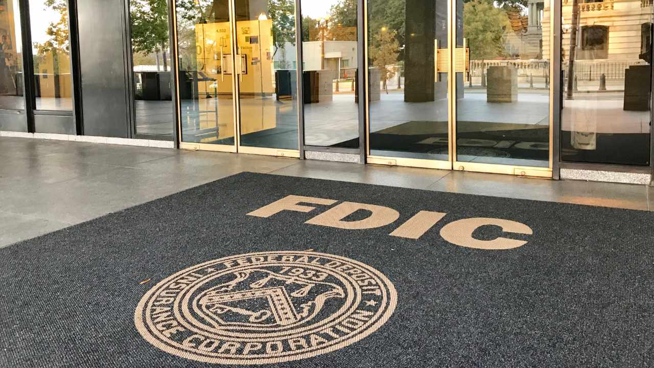FTC Warns Consumers Crypto Deposits Are Not FDIC Insured – Regulation ...